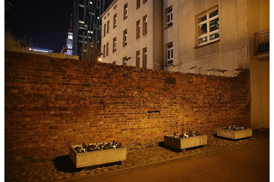 Figés depuis 80 ans : 33 vestiges saisissants de la Seconde Guerre ...