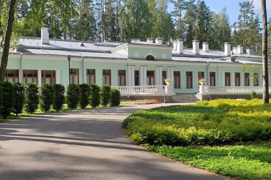 Inside Vladimir Putin’s palatial forest hideaway on Lake Valdai ...