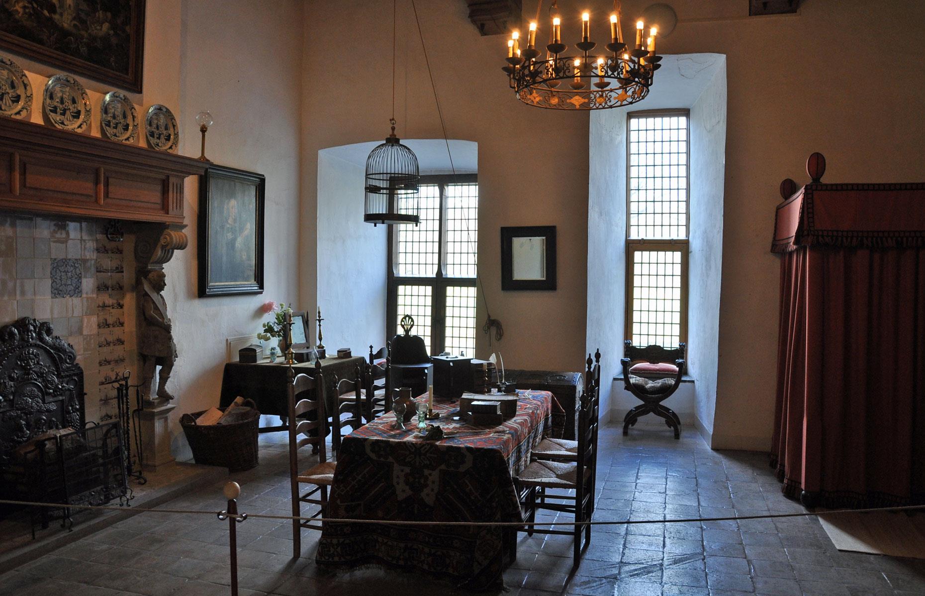 Beautiful stately homes hiding dark secrets | lovemoney.com
