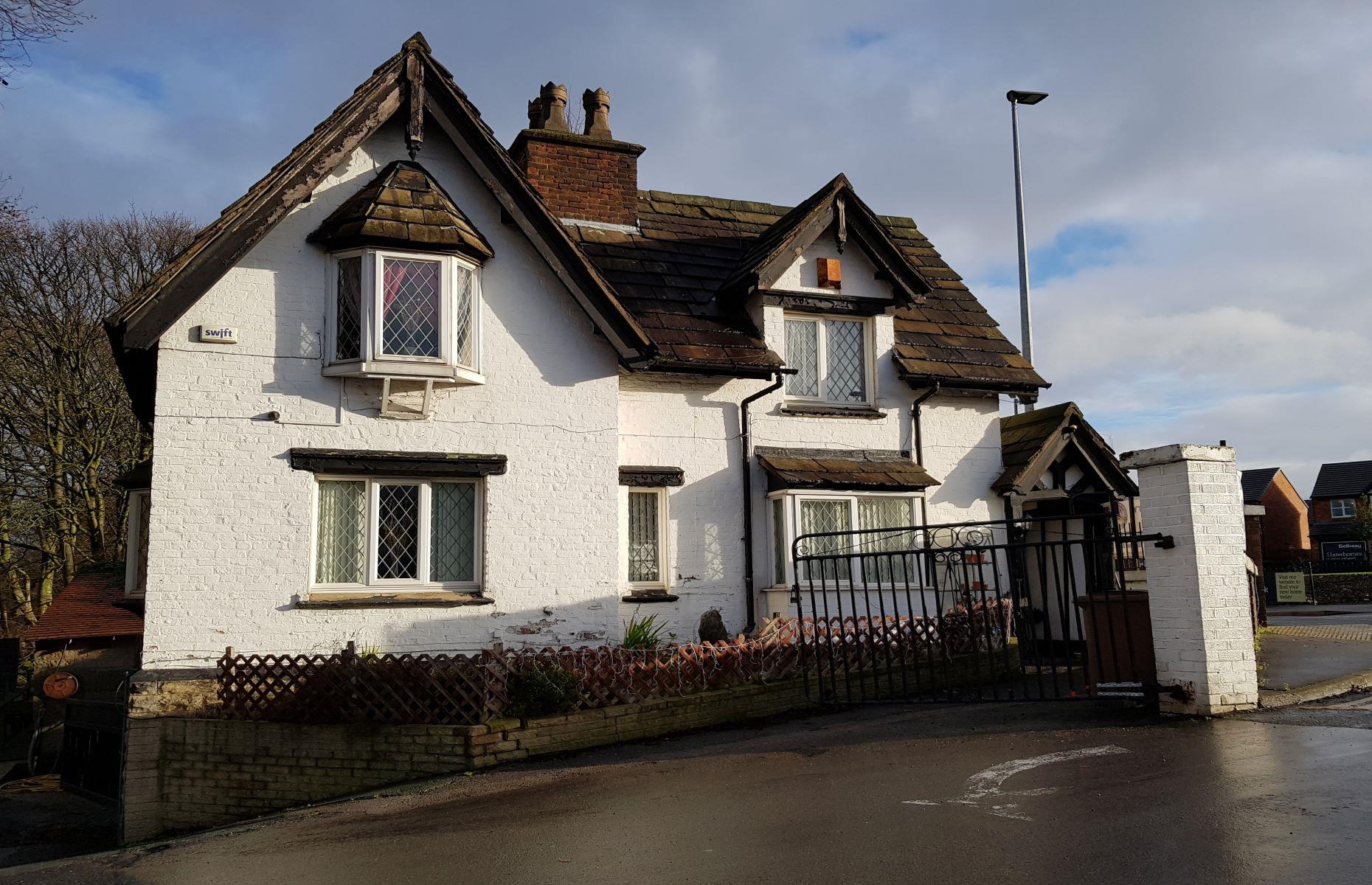 Historic homes that were picked up and moved to a new plot | lovemoney.com