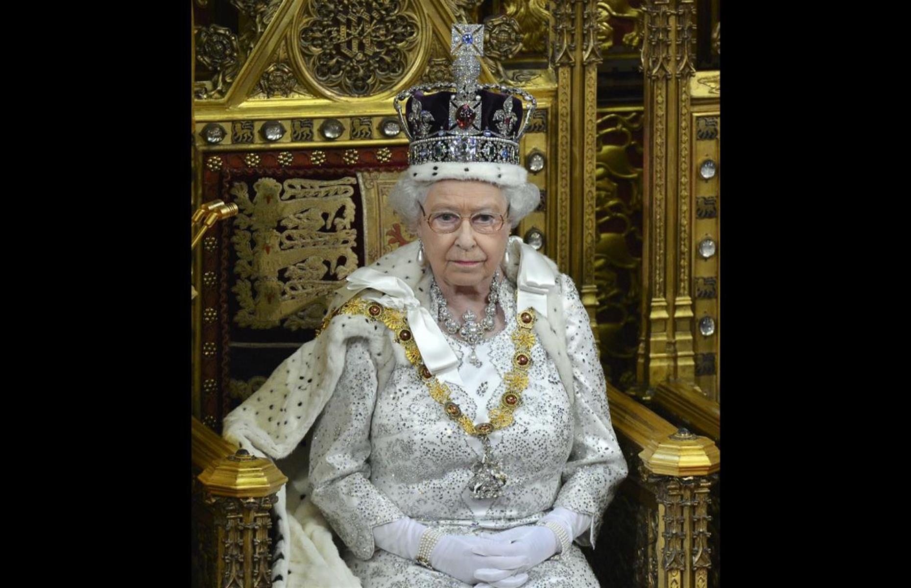 The Queen's very popular new money-making idea | lovemoney.com