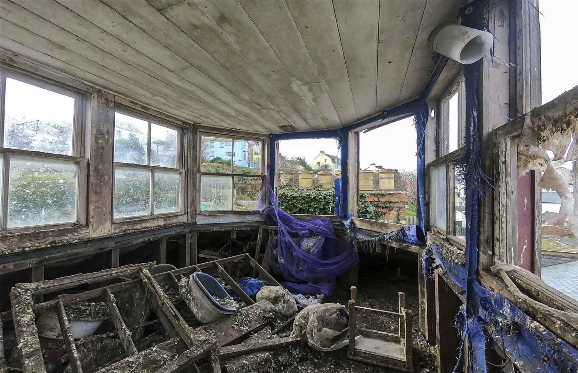 Are these the world's weirdest real estate listings? | lovemoney.com