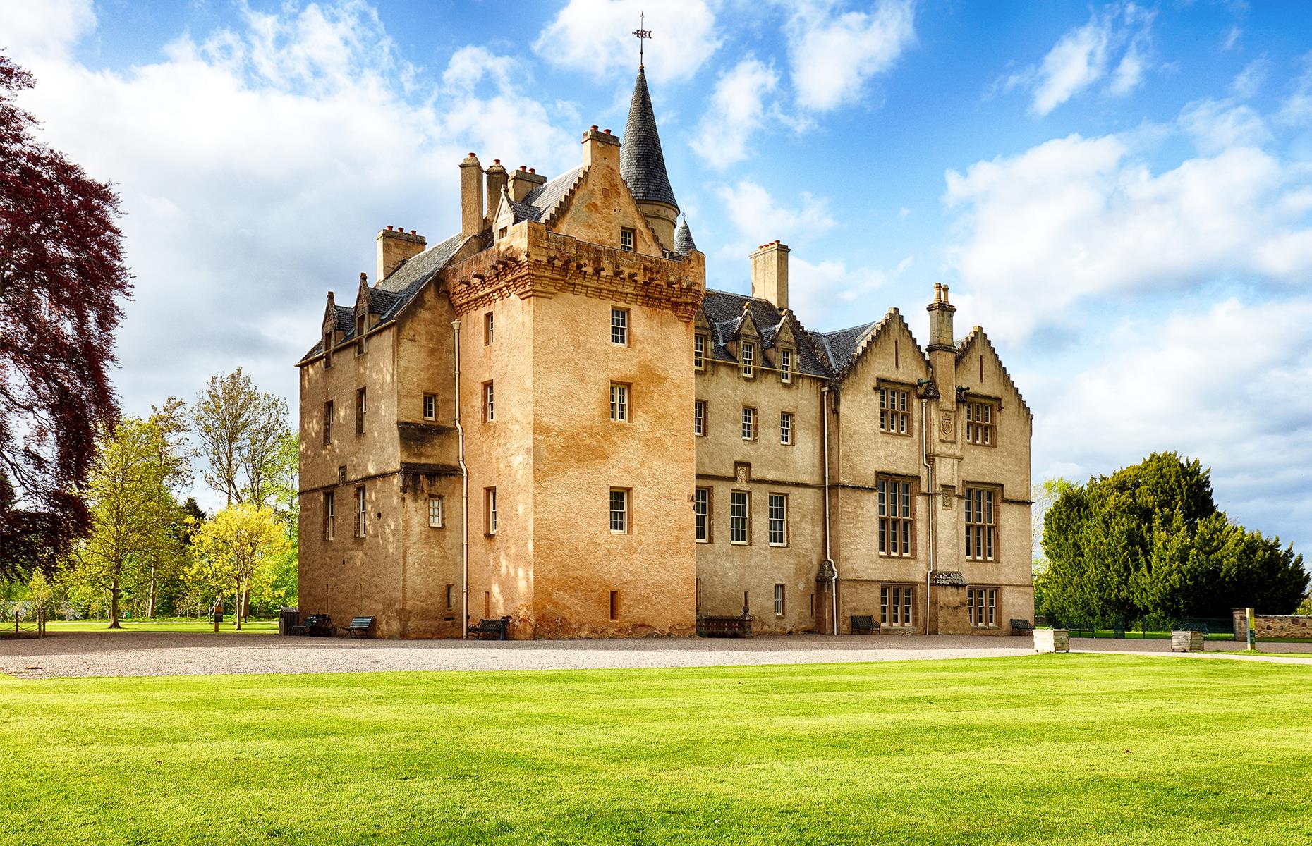 The UK's 25 biggest landowners, revealed | lovemoney.com