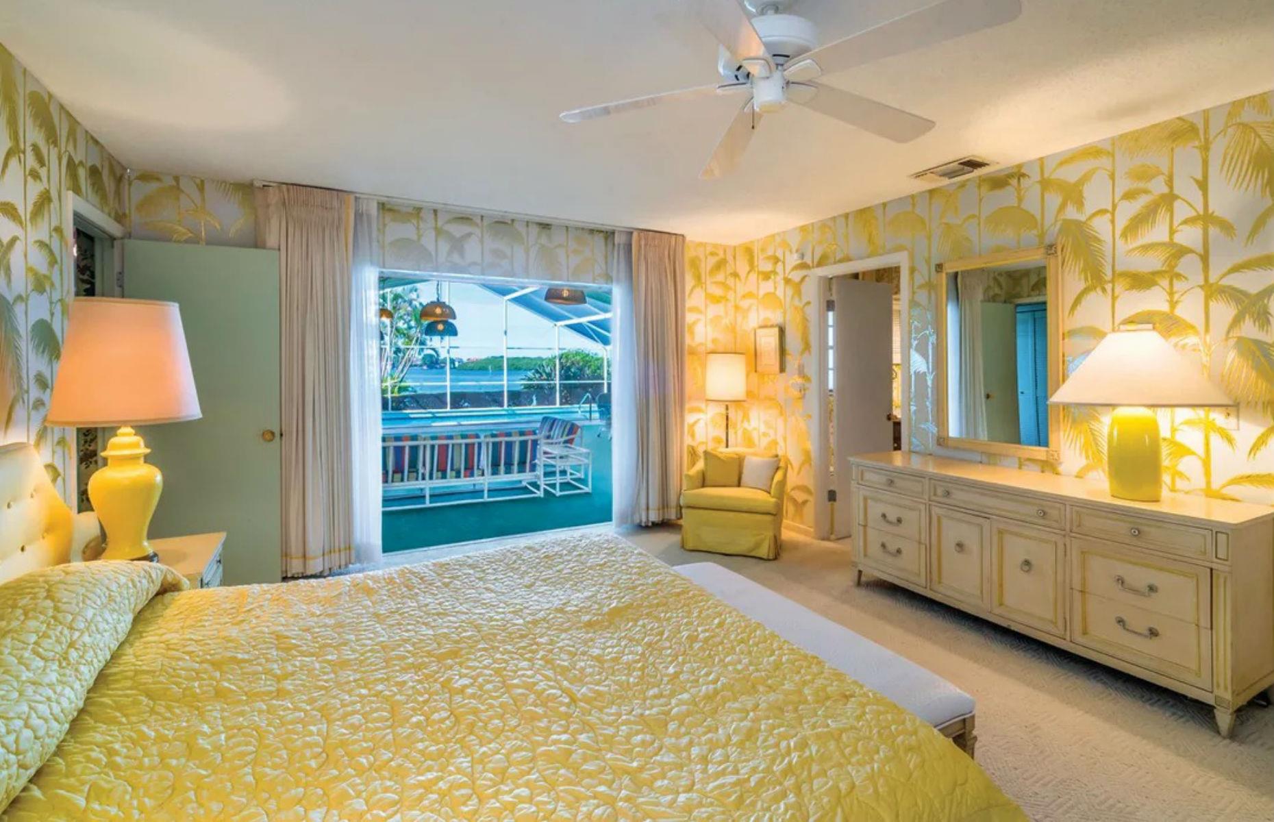 Inside 14 incredible time-warp mansions frozen in the past | lovemoney.com