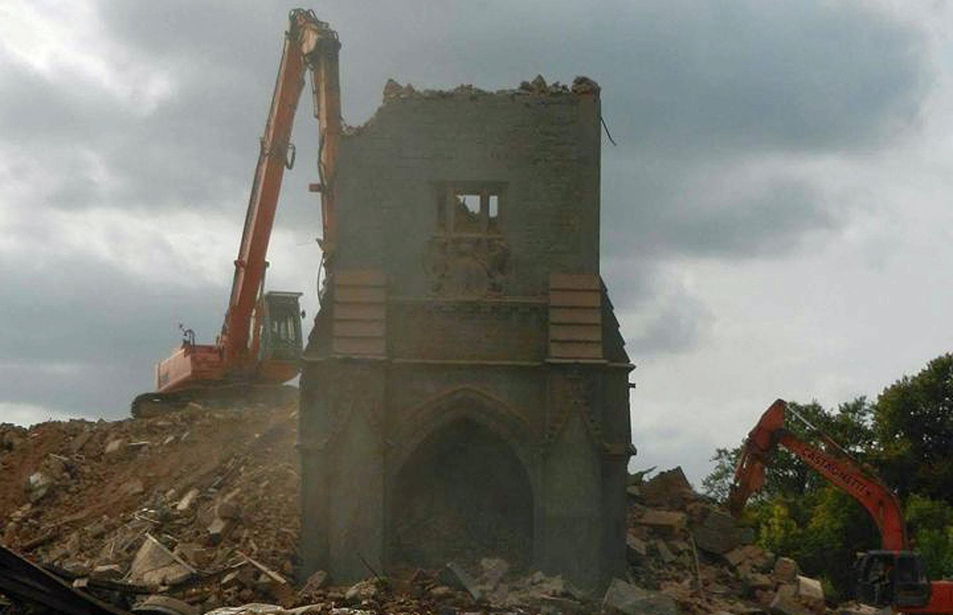 DEMOLISHED! Donald Trump's $41m Florida retreat and more doomed ...