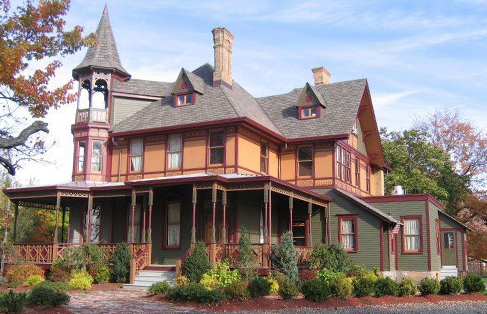 Beautiful stately homes hiding dark secrets | lovemoney.com