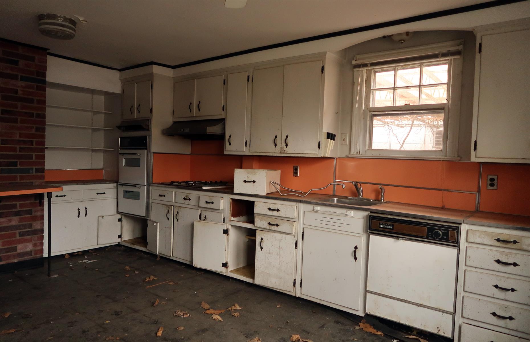 35 problems that will stop someone buying your home | lovemoney.com