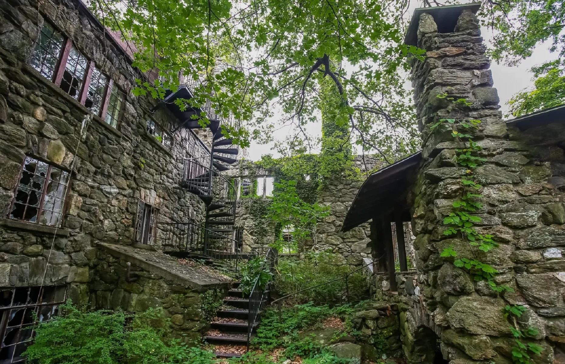 Largest Castle In Usa