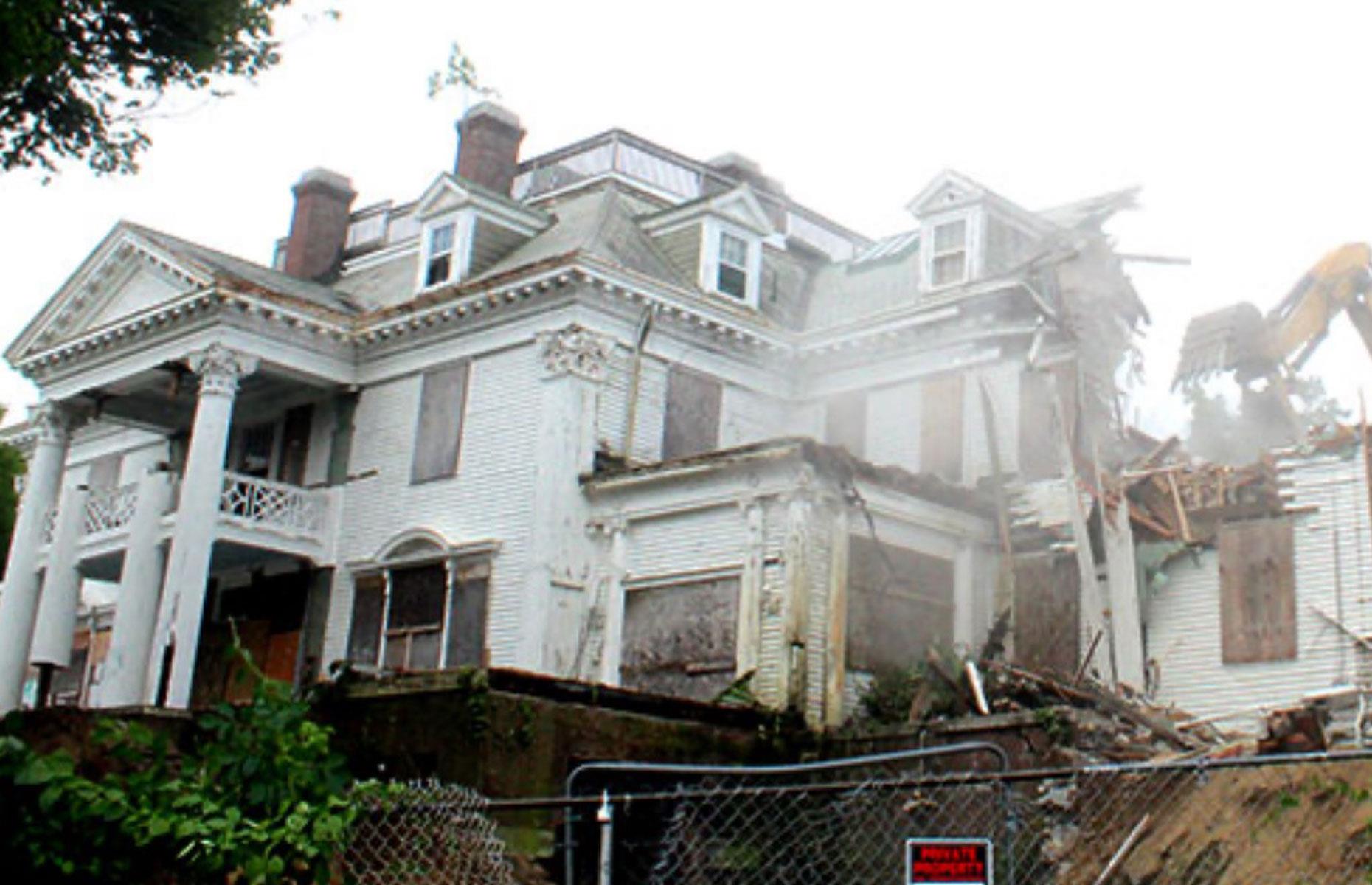 DEMOLISHED! Donald Trump's $41m Florida retreat and more doomed ...
