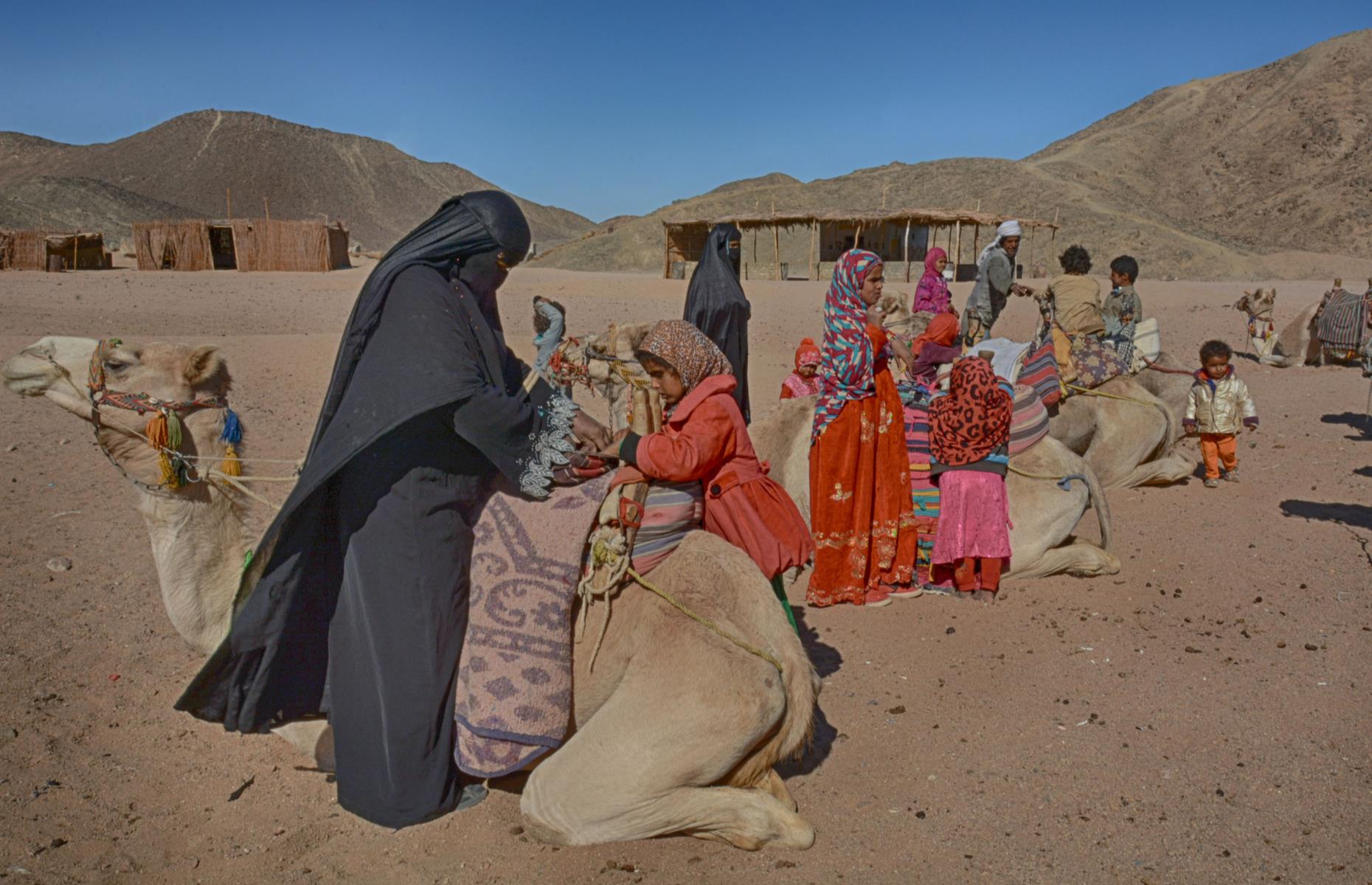 24 people who were born poor but went on to make billions | lovemoney.com