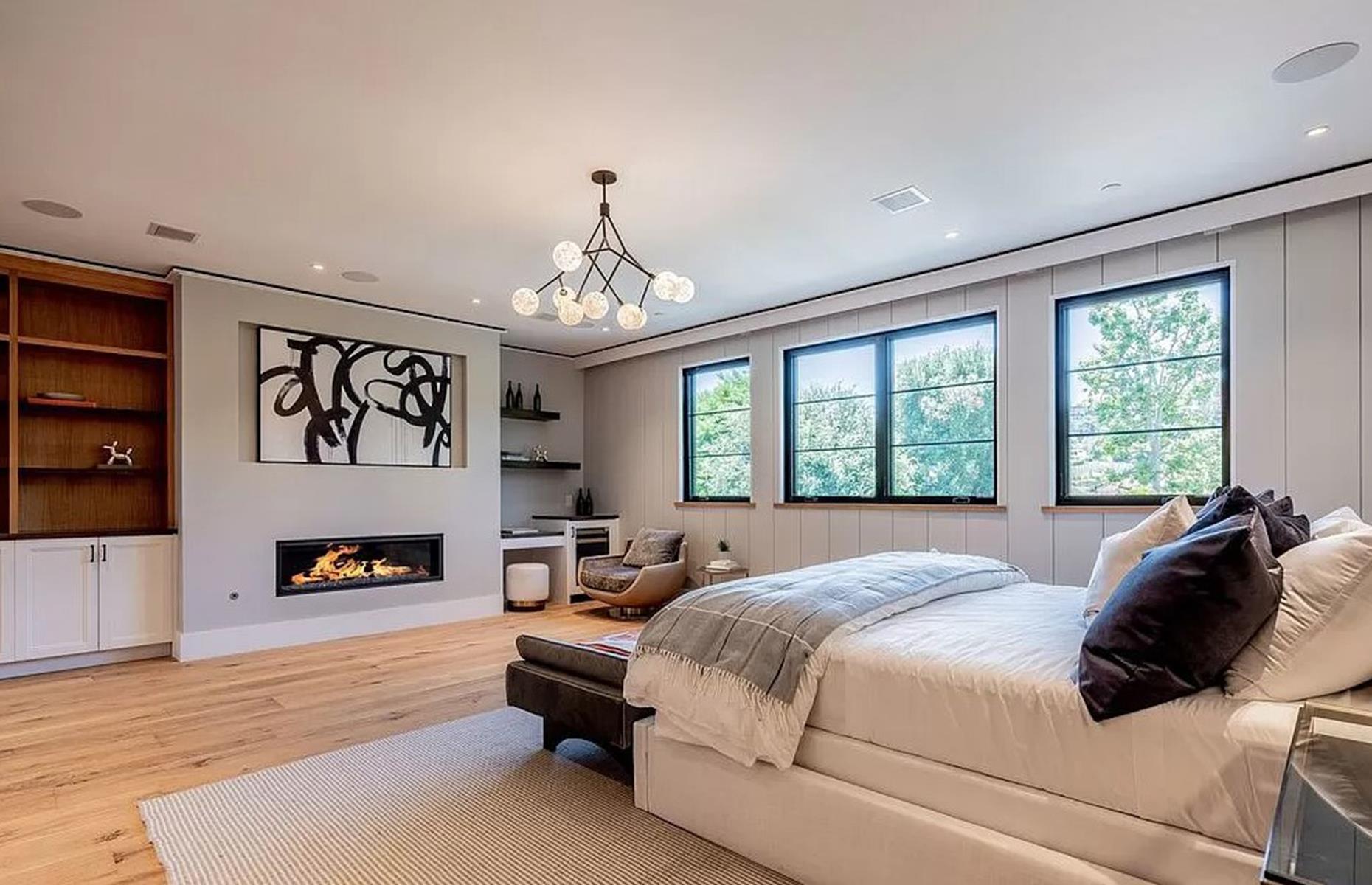 Step inside Demi Lovato's stunning LA mansion | lovemoney.com