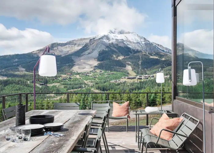 Airbnbs with the most beautiful views | loveexploring.com