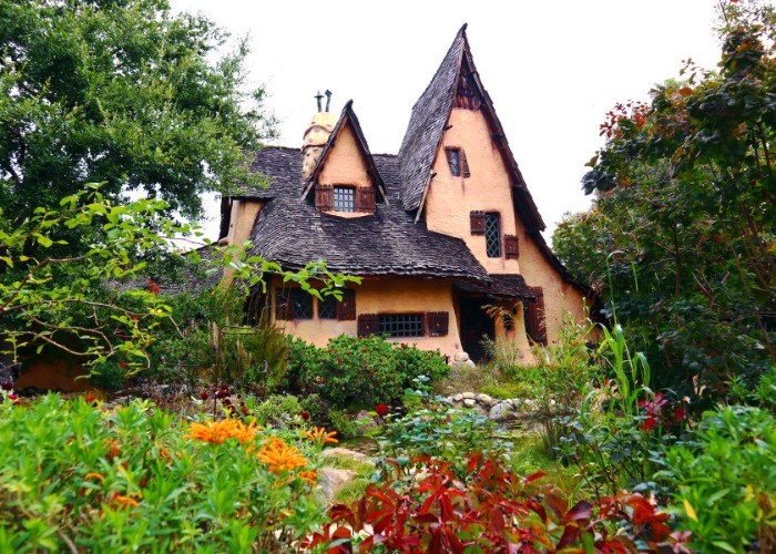 Step inside 12 of the world's most mysterious historic homes ...