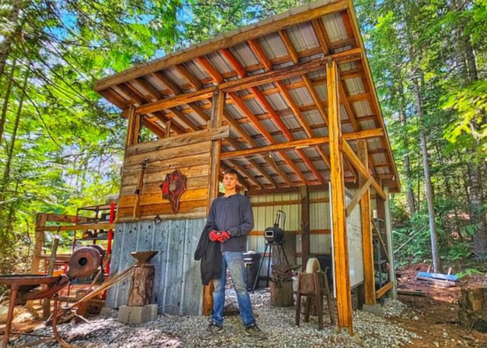Off-grid living in the North American wilderness | lovemoney.com