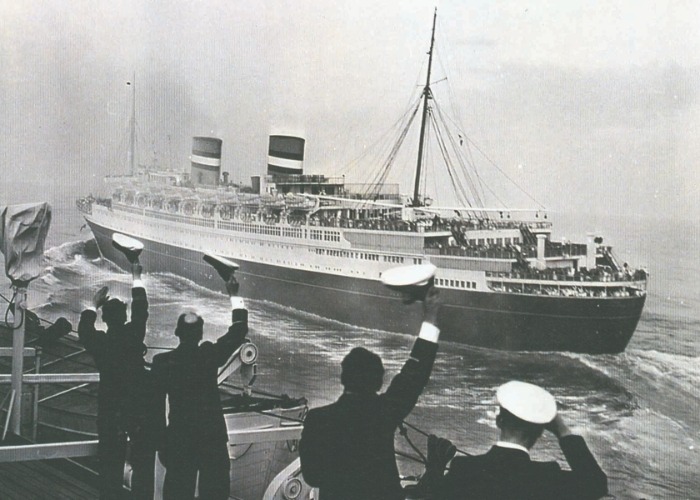 Earliest photos of cruise ships | loveexploring.com