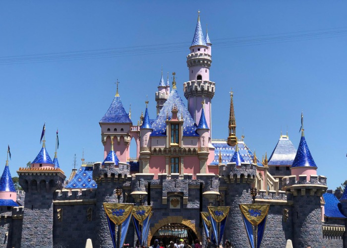 Amazing copycat homes that almost look like the real thing ...