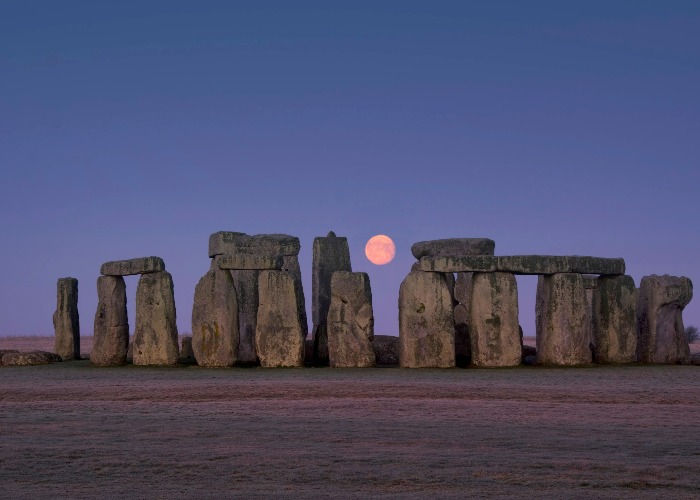 The secrets and mysteries of Stonehenge | loveexploring.com