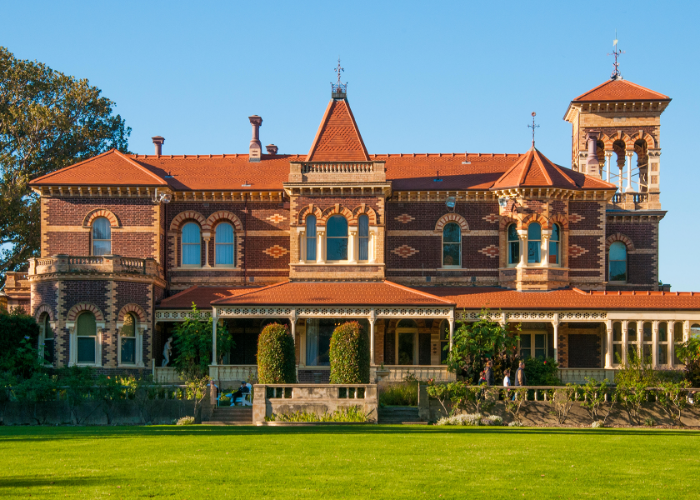 Los edificios HISTÓRICOS más impresionantes: La Casa Batlló y otros ...