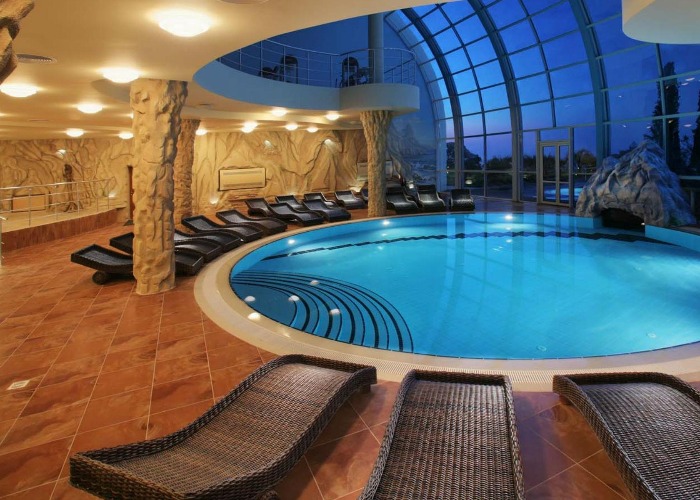 Inside the secret bunker where only billionaires can afford to live ...