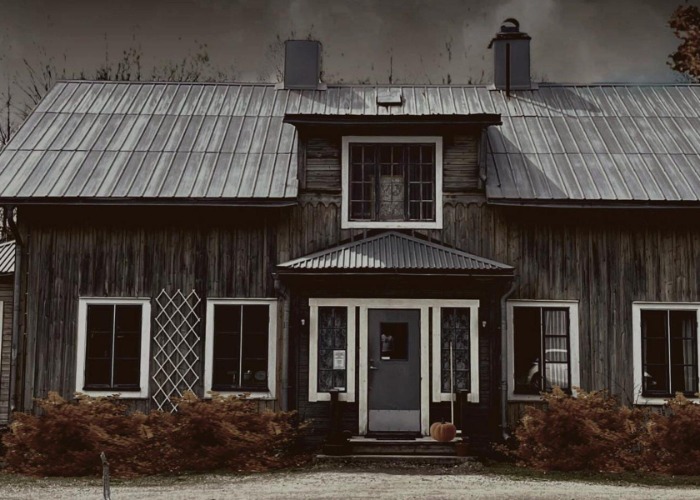 Haunted houses around the world you can stay at | loveexploring.com