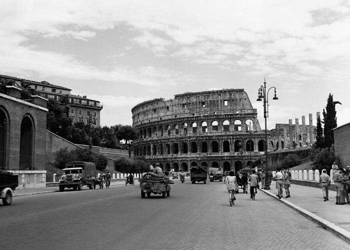 Incredible vintage photos of the world's most famous landmarks ...